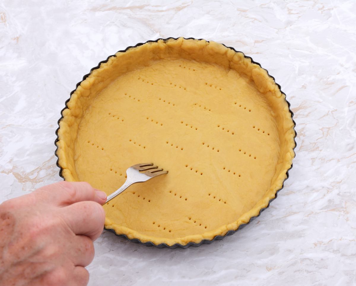 Why and When To Poke Holes In Pie Crust - Cooking Pies